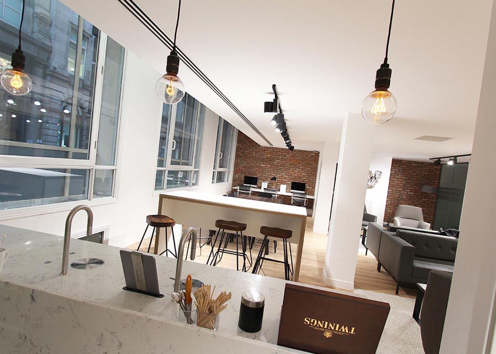 Serviced Office 32 Threadneedle Street, London, EC2R 8AY – Knight Frank