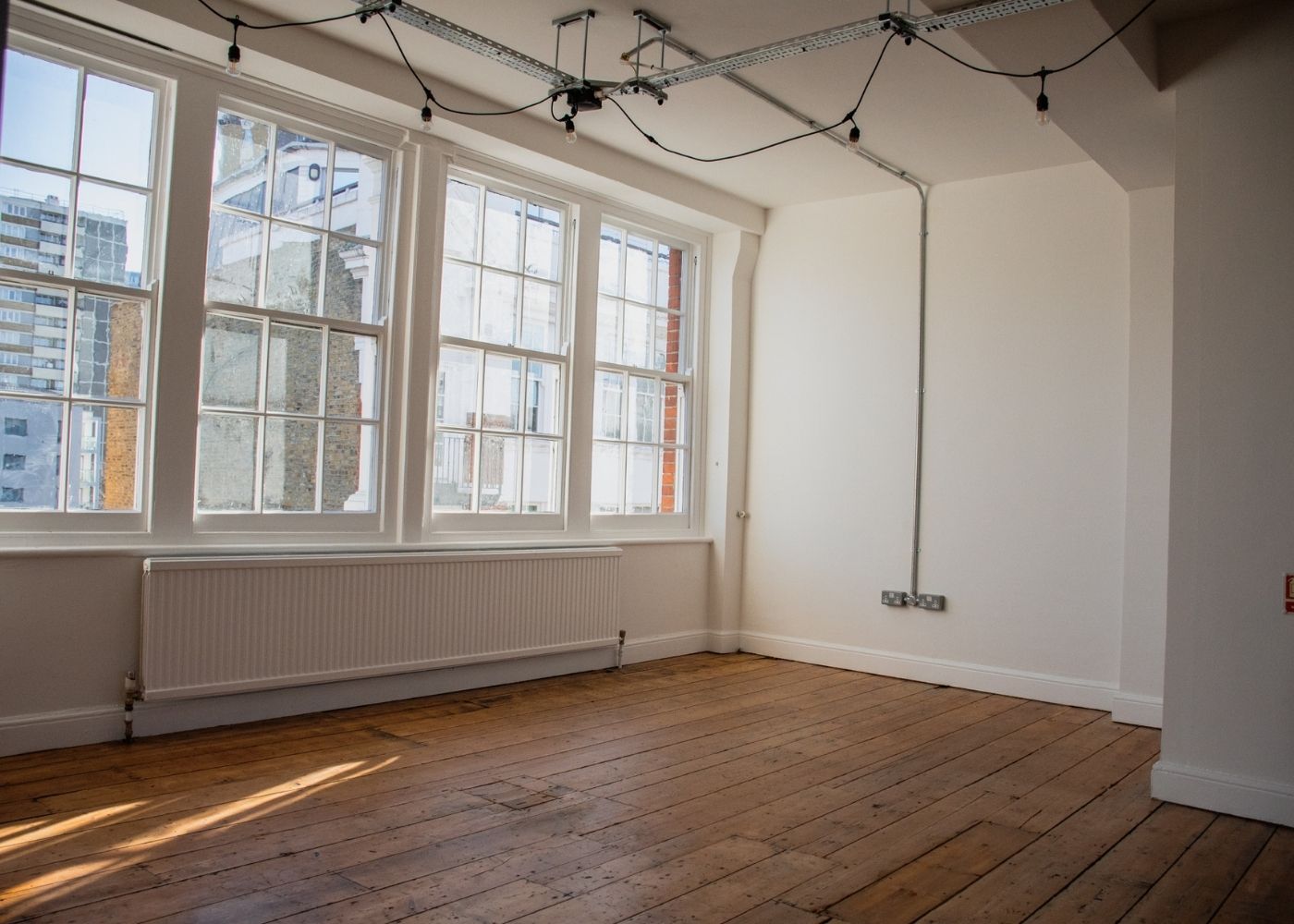 Serviced Office 19-23 Ironmonger Row, London, EC1V 3QN – Knight Frank