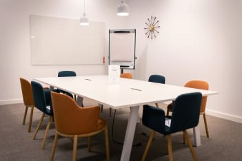 Serviced Office Cabot Square, London, E14 4QZ – Knight Frank