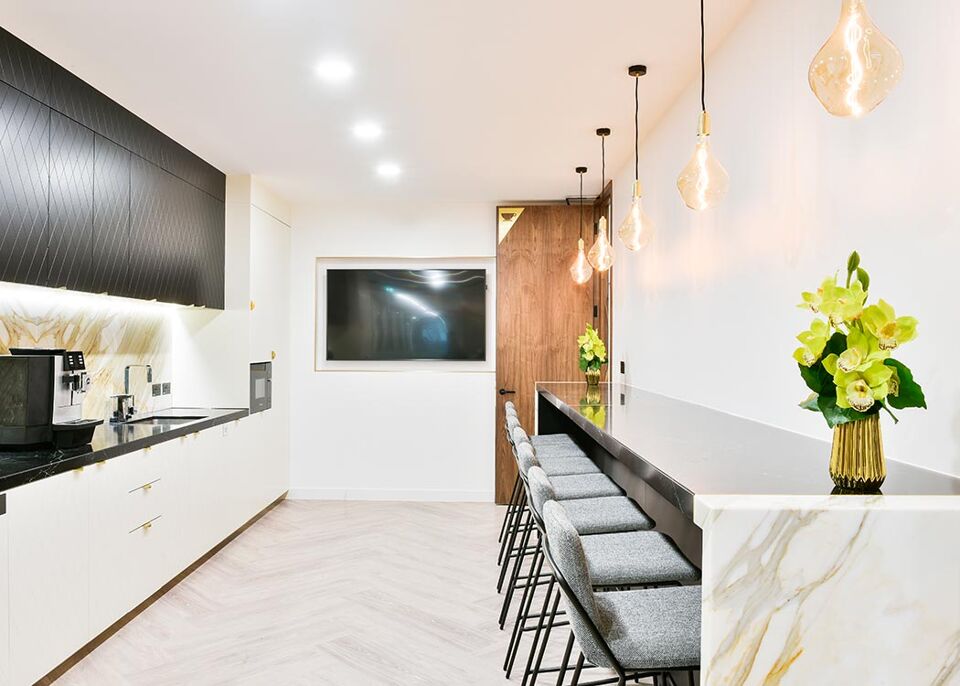 Serviced Office 30 Broadwick Street, London, W1F 8JB – Knight Frank