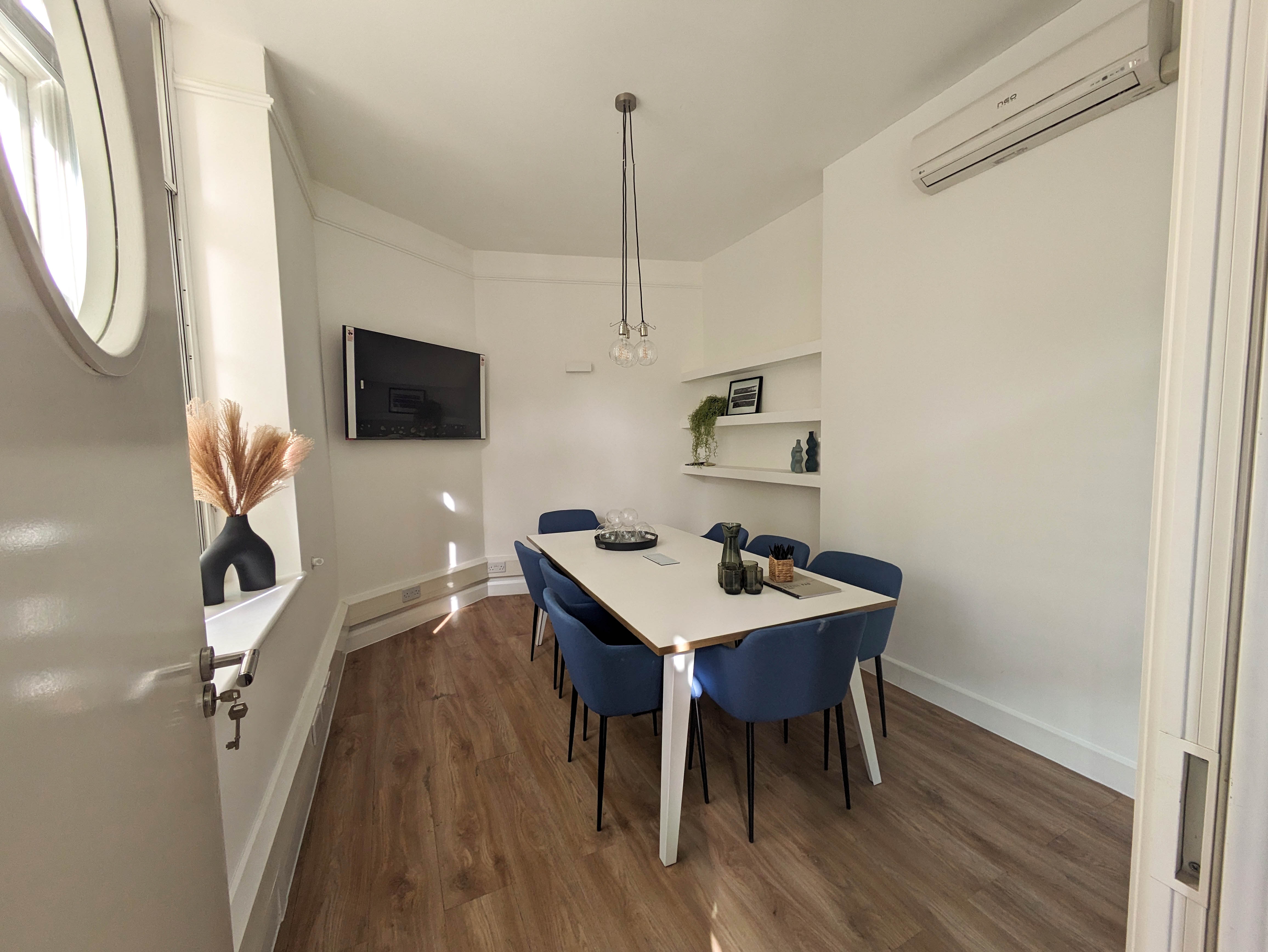 Serviced Office Kingsway, London, WC2B 6AA – Knight Frank