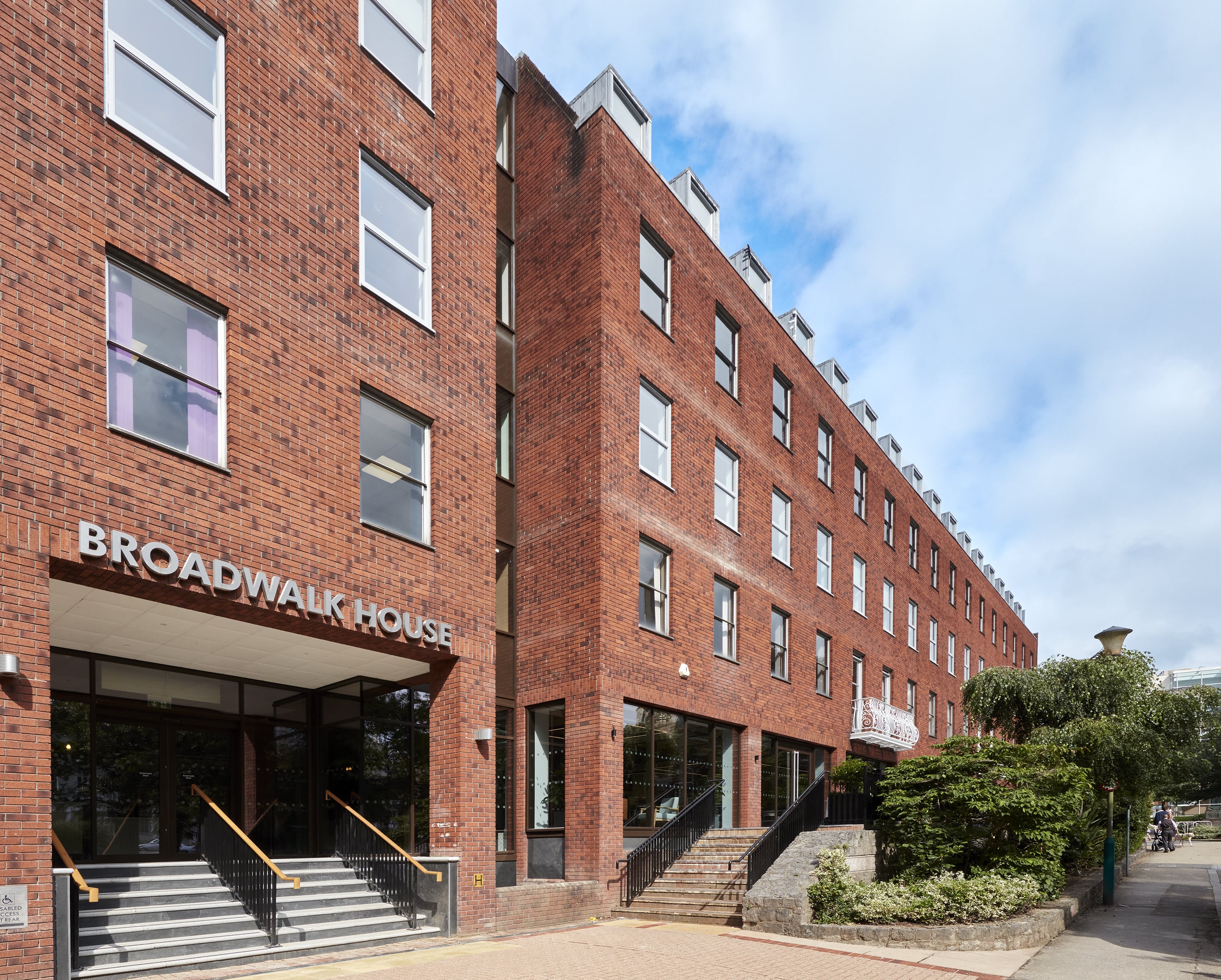 Serviced Office Southernhay West, Exeter, EX1 1UA – Knight Frank