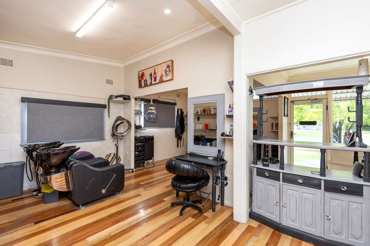 Retail for sale in 229 Goonoo Goonoo Road, Tamworth, NSW 2340 - 114175 ...