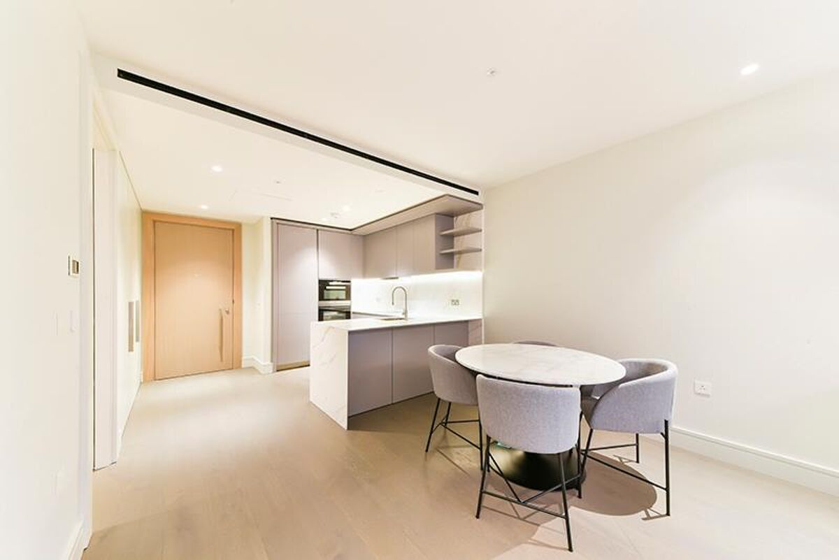 flat to rent in Houndsditch, London, EC3A - ALQ012211421 | Knight Frank