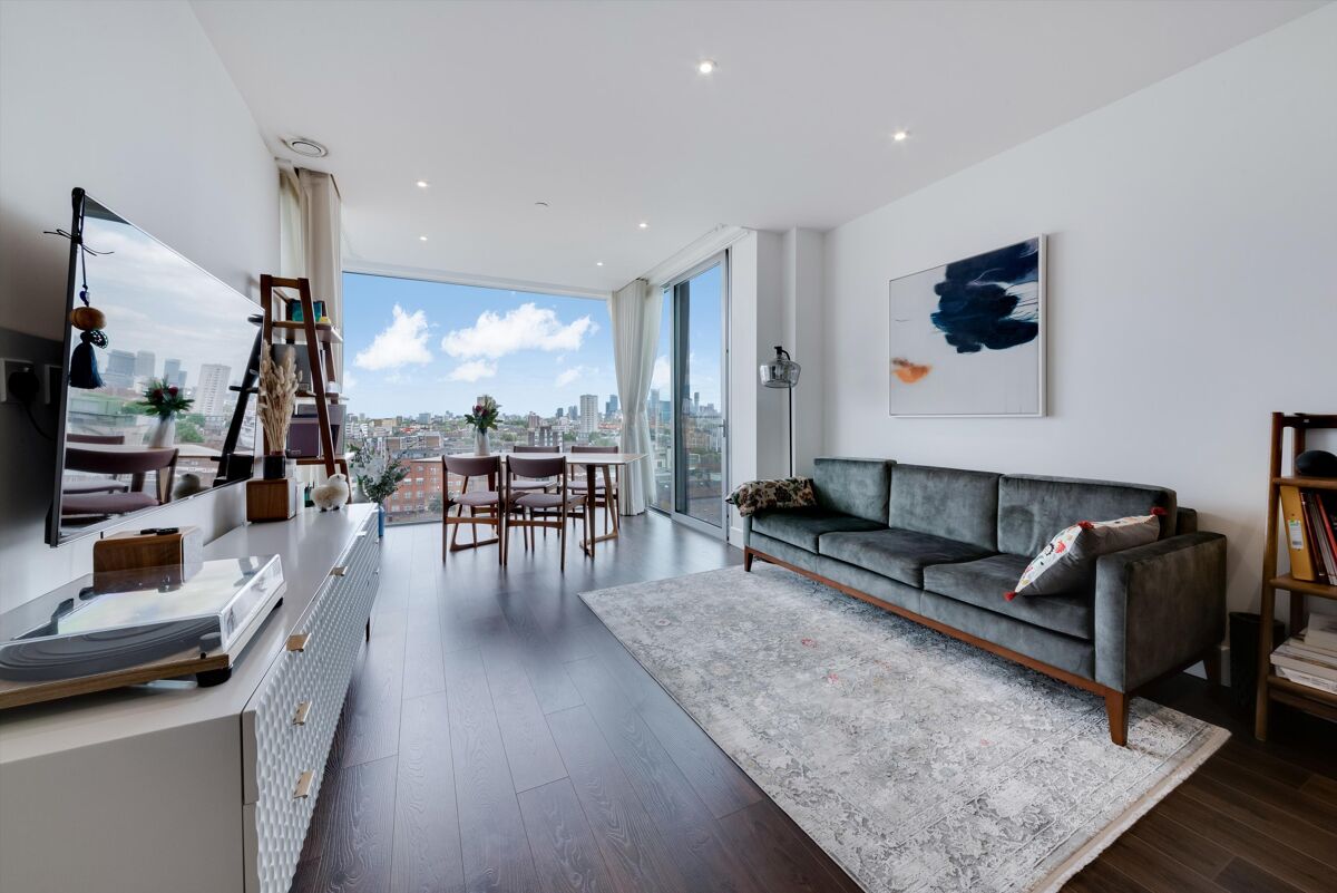flat to rent in Cassia House, Piazza Walk, London, E1 - alq012548842 ...