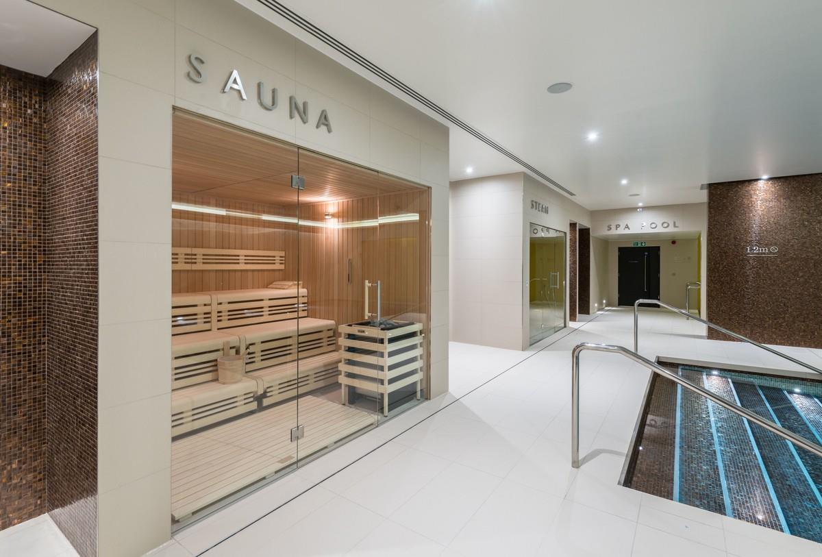 Flat to rent in Satin House, Piazza Walk, Aldgate, E1 - alq012566745 ...