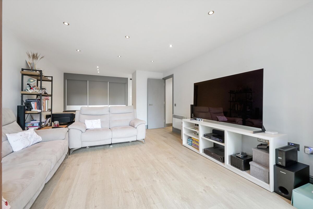 flat to rent in Naylor Building West, Assam Street, London, E1 ...