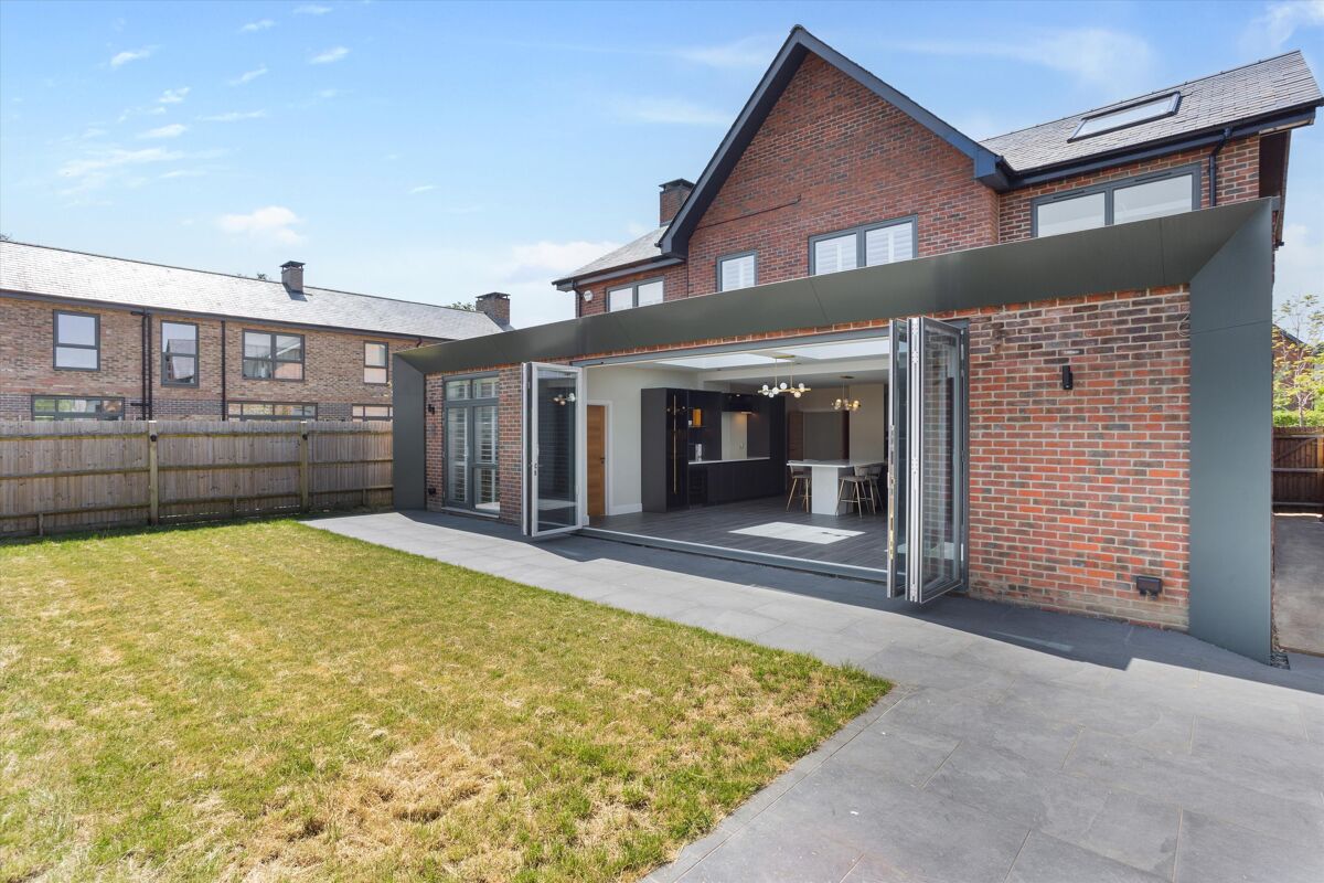 house for sale in Dorchester Mews, Longcross, Chertsey, Surrey, KT16 ...