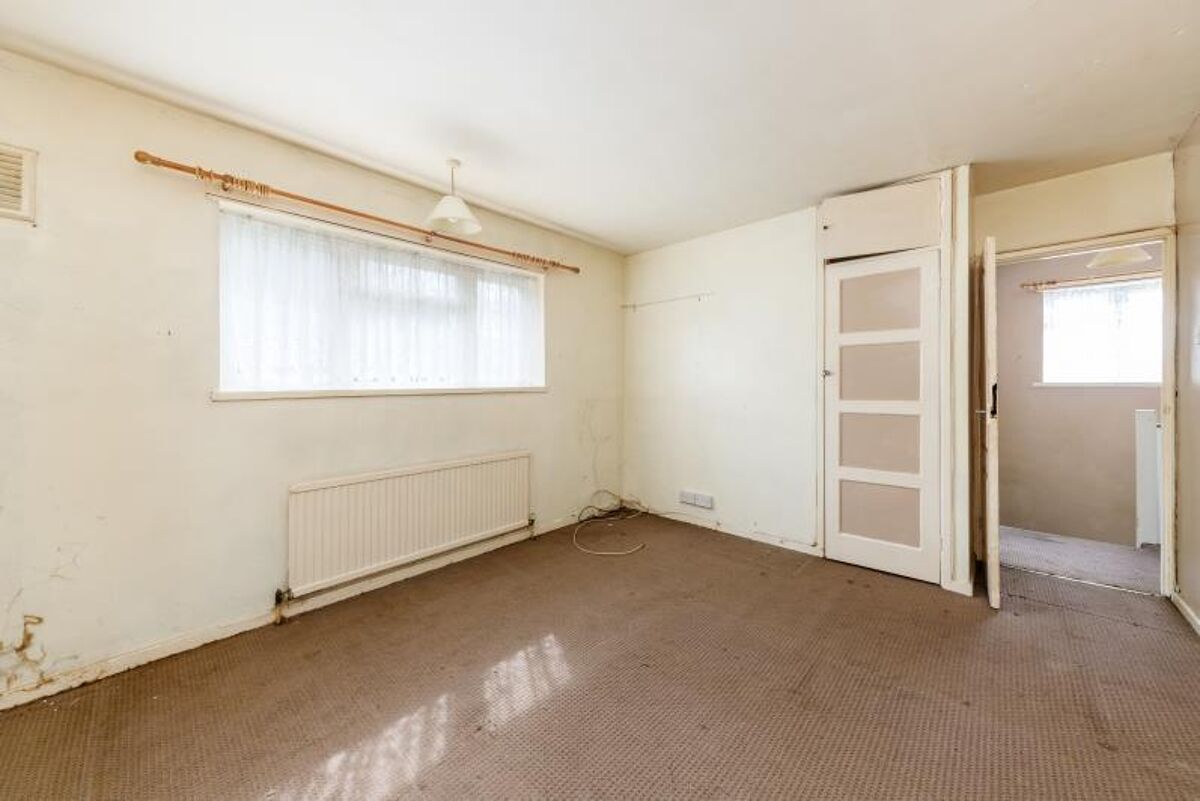 Immobilien zum Kauf - 38 Henrys Avenue, Woodford Green, London, IG8 9RA ...