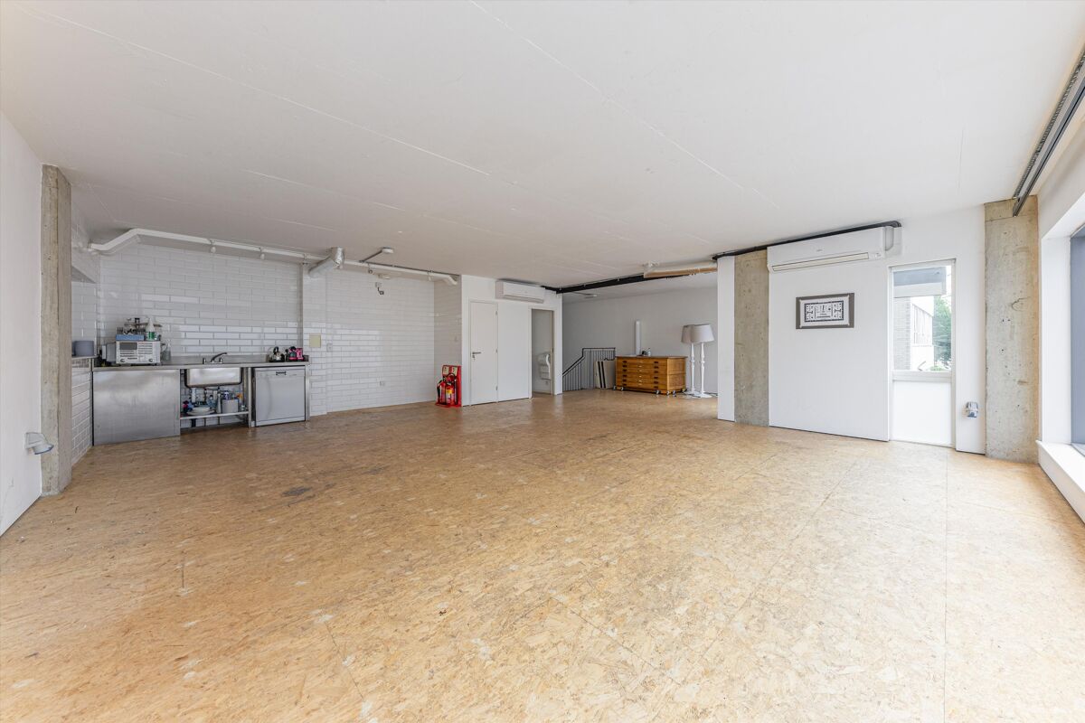 Mixed Use Property for sale in 4 Union Road, Stockwell, London, SW4 6JP ...