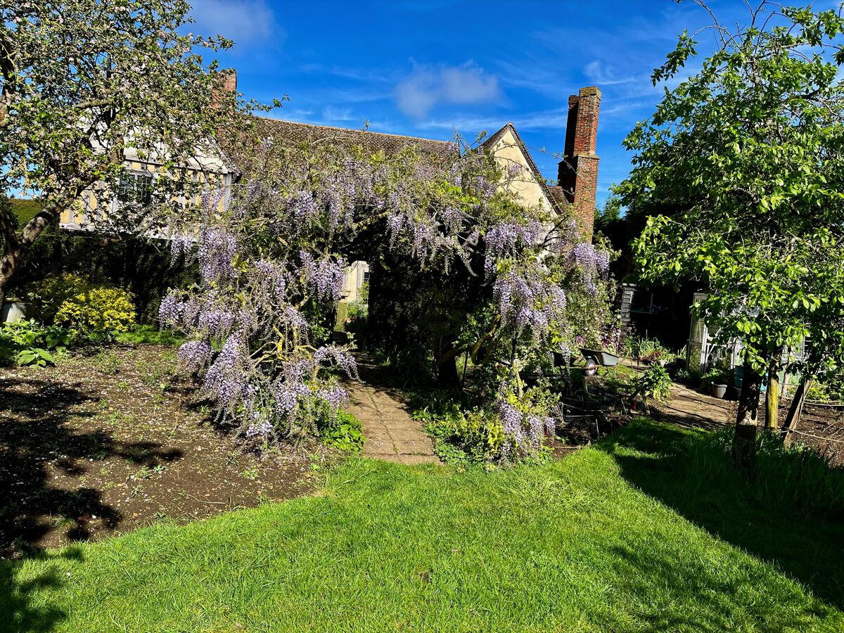 6 Bed Detached House - The Emplins, Gamlingay, Nr Sandy, Cambridgeshire ...