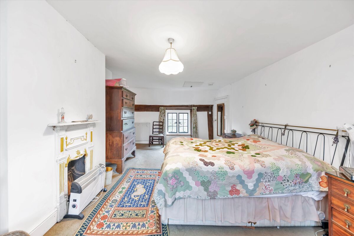 6 Bed Detached House - The Emplins, Gamlingay, Nr Sandy, Cambridgeshire ...