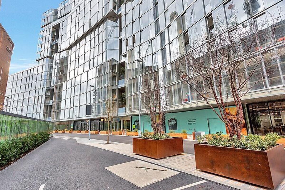 flat to rent in Fladgate House, Circus Road West, London, SW11 ...