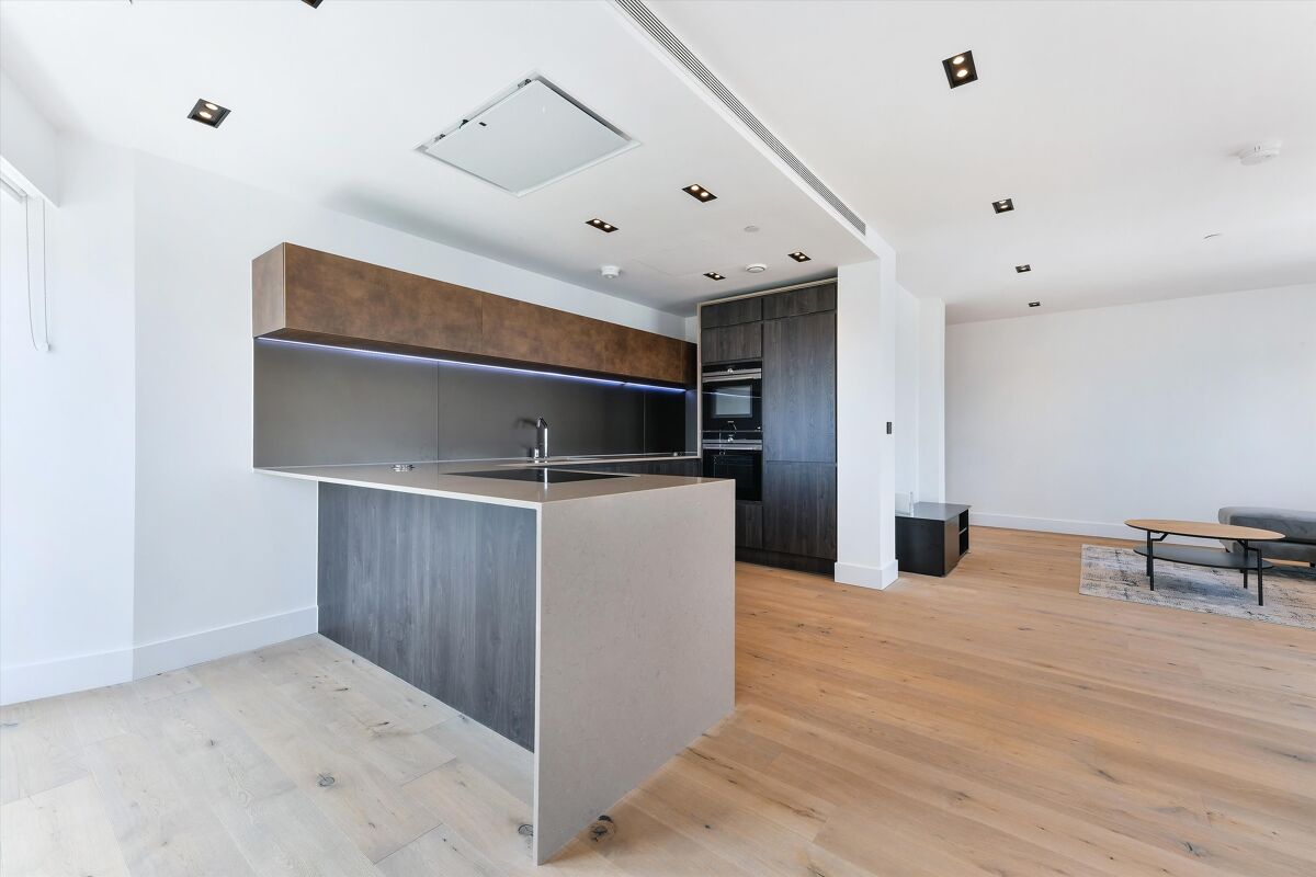 flat to rent in Keybridge Tower, Vauxhall, SW8 - baq012693579lg ...