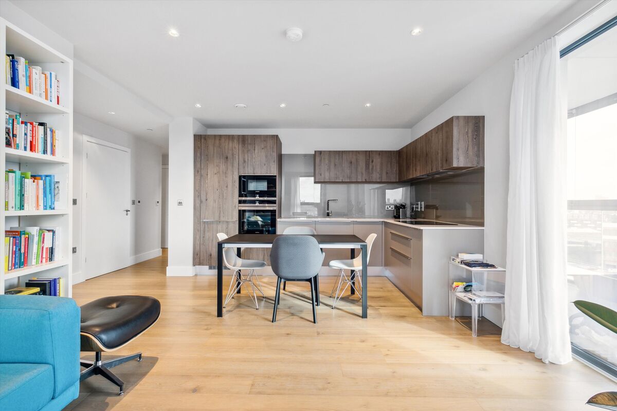 flat for sale in St. Josephs Street, London, SW8 - bat012202325 ...