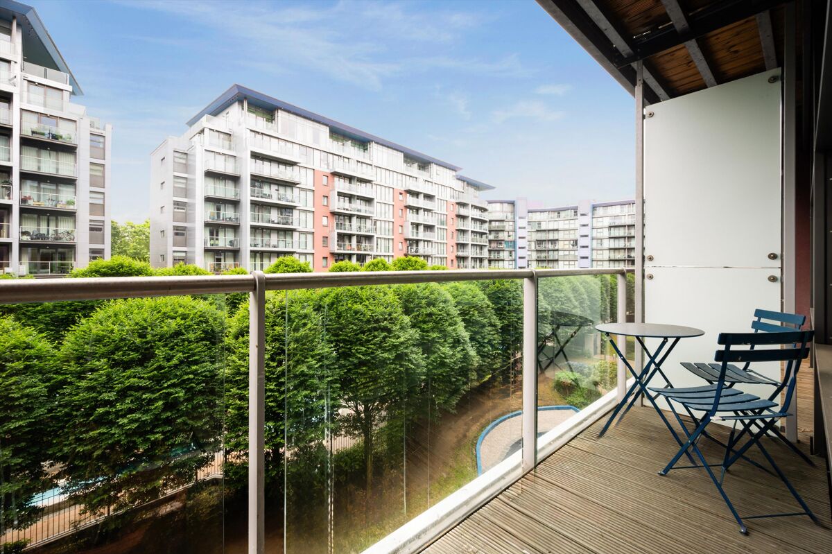 flat for sale in Warwick Building, London, SW11 - bat012350811 | Knight ...