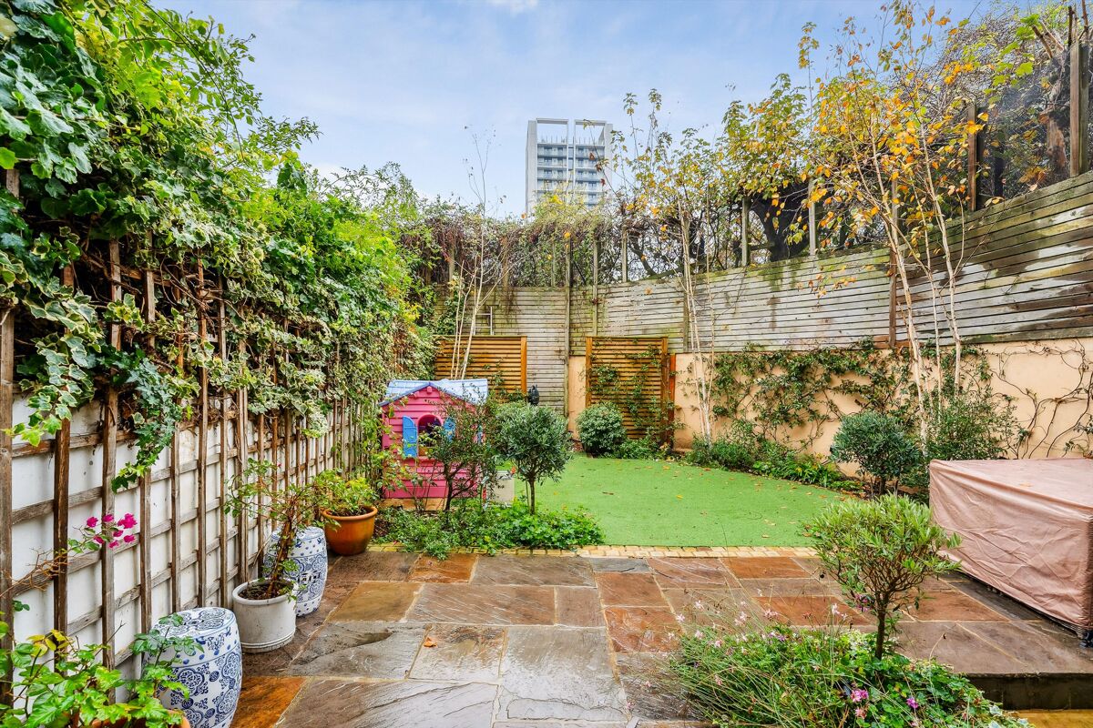 house for sale in Lorn Road, London, SW9 - bat012519928 | Knight Frank ...