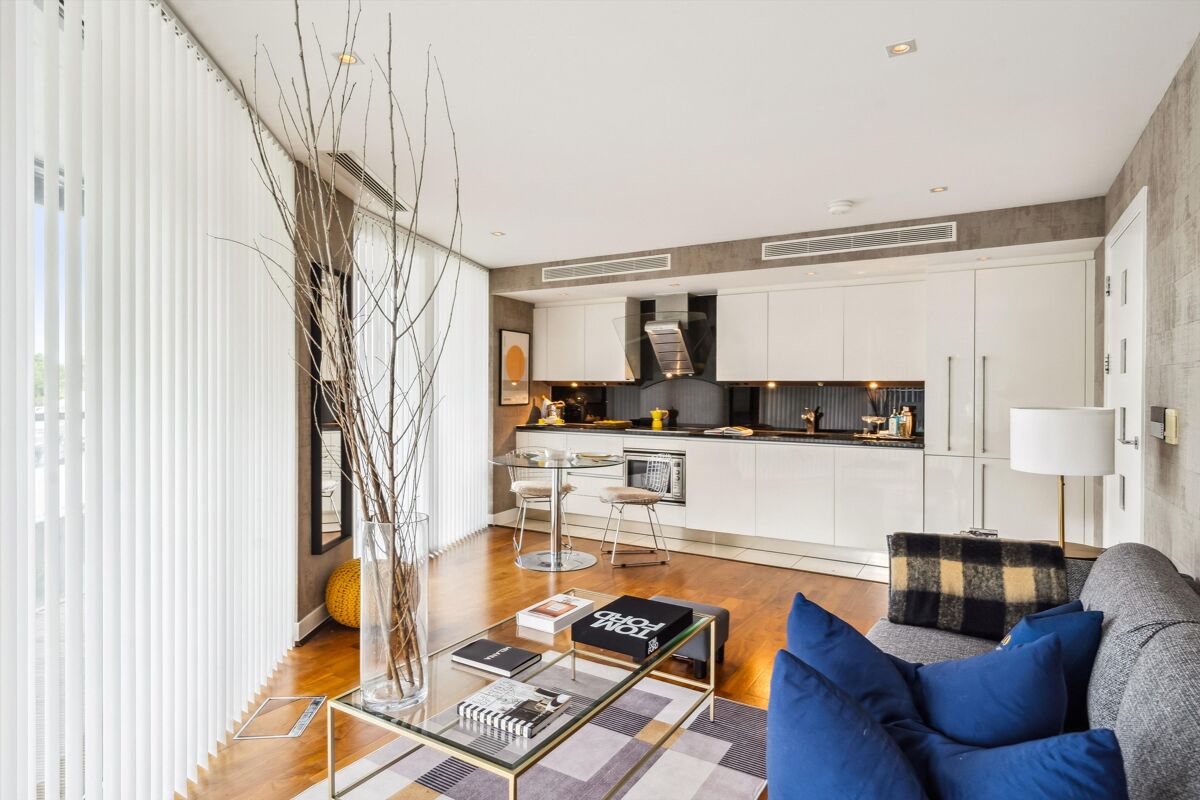 apartment for sale in Centurion Building, London, SW11 - bat012580958 ...