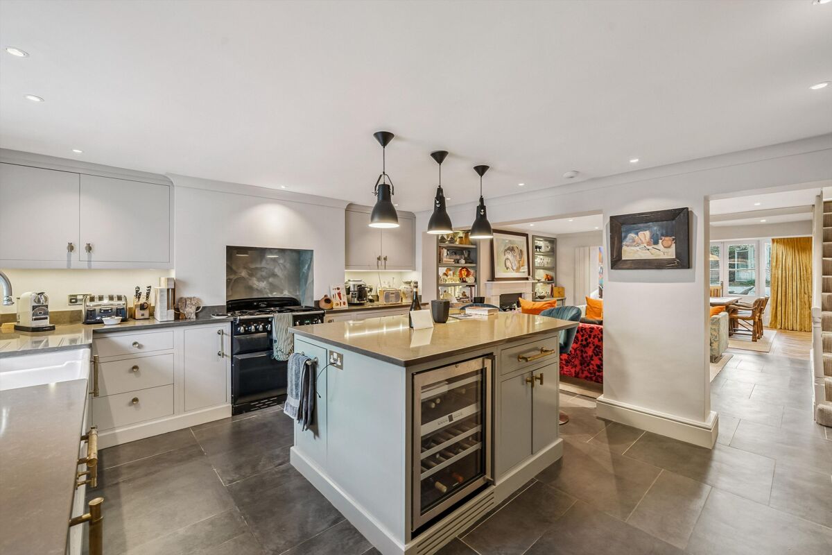 house for sale in Fentiman Road, London, SW8 - bat012592626 | Knight ...