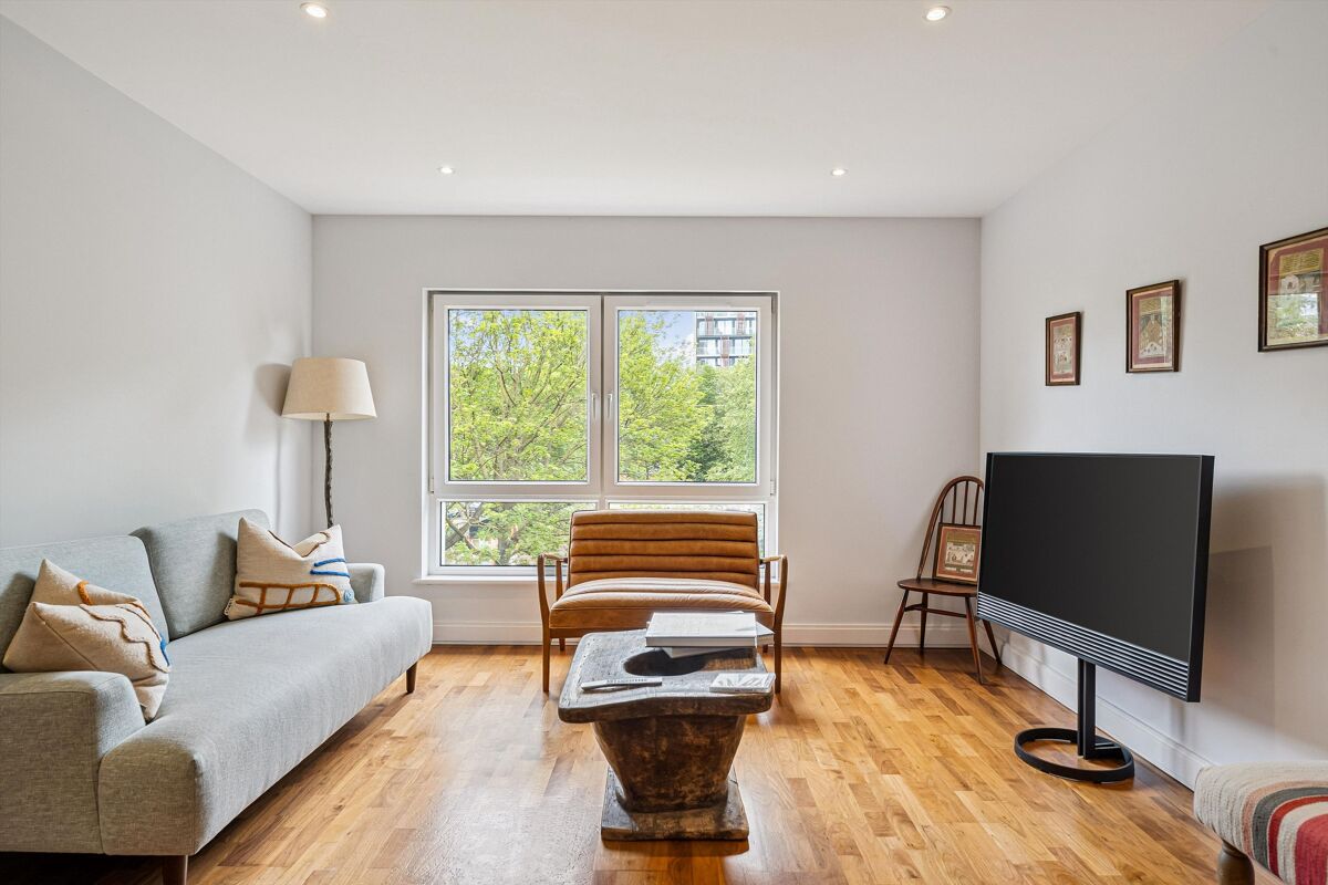 flat for sale in Holman Road, London SW11 - bat012643956 | Knight Frank UK