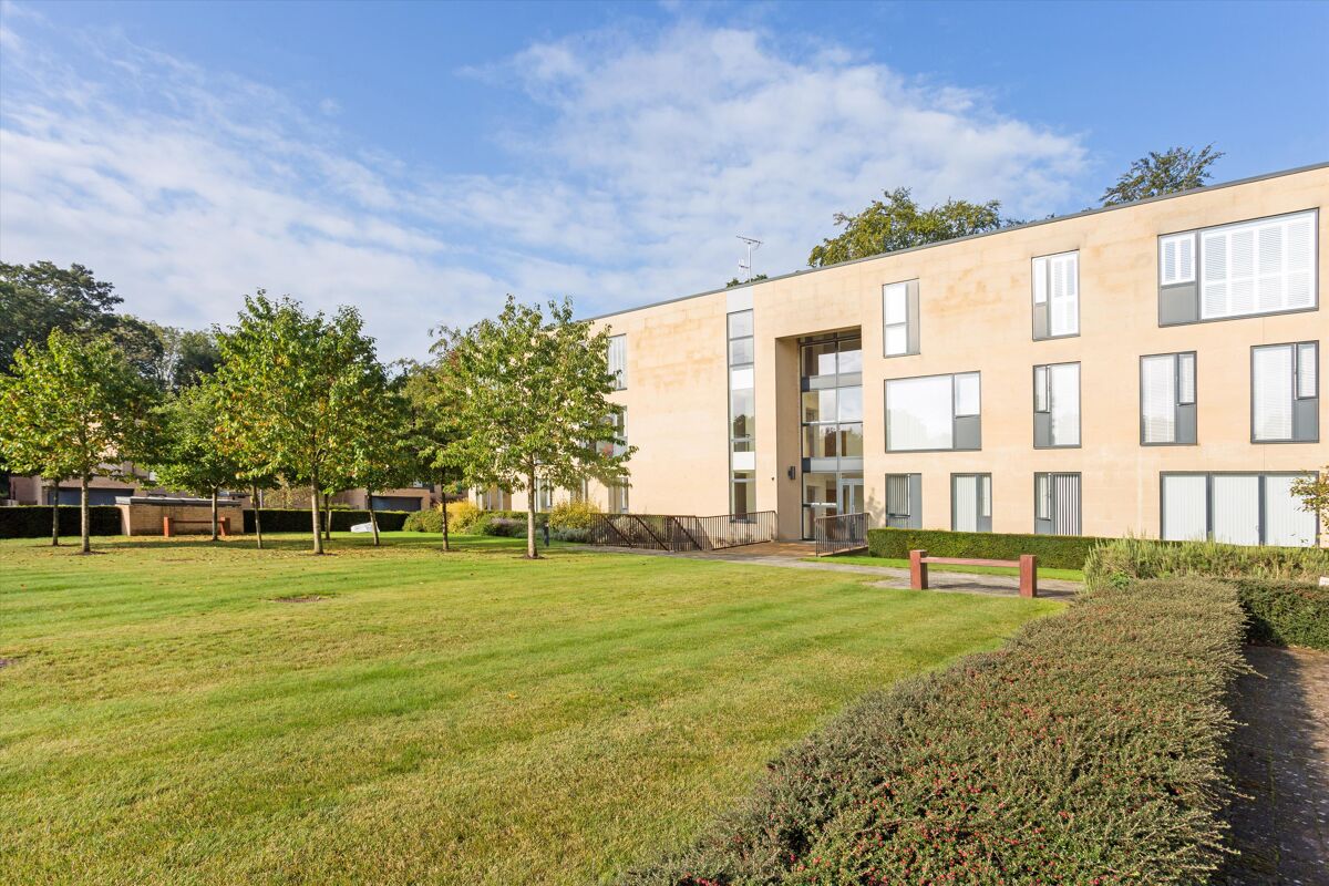flat for sale in Cliveden Gages, Taplow, Maidenhead, SL6 - BCN012370671 ...