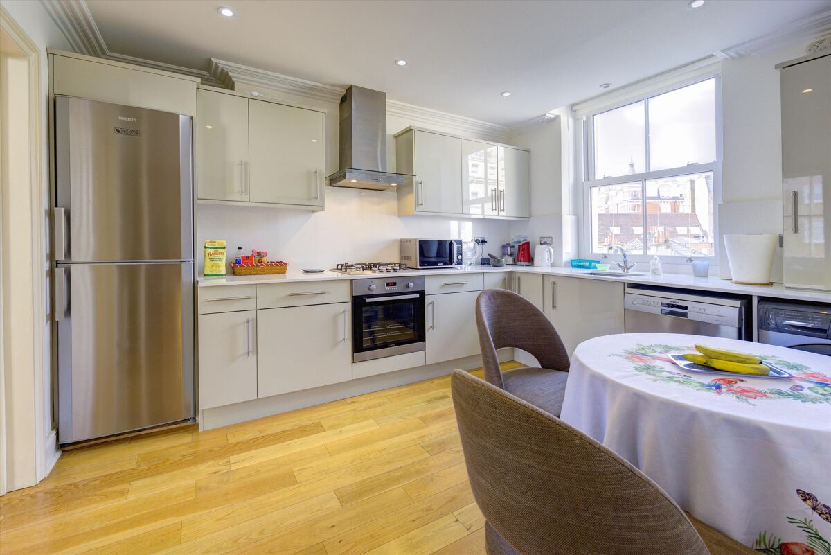 flat for sale in Cliveden Place, Chelsea, London, SW1W - bgv012248360 ...