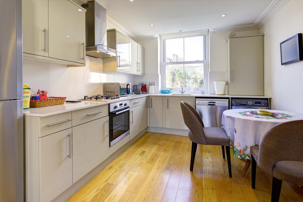 flat for sale in Cliveden Place, Chelsea, London, SW1W - bgv012248360 ...