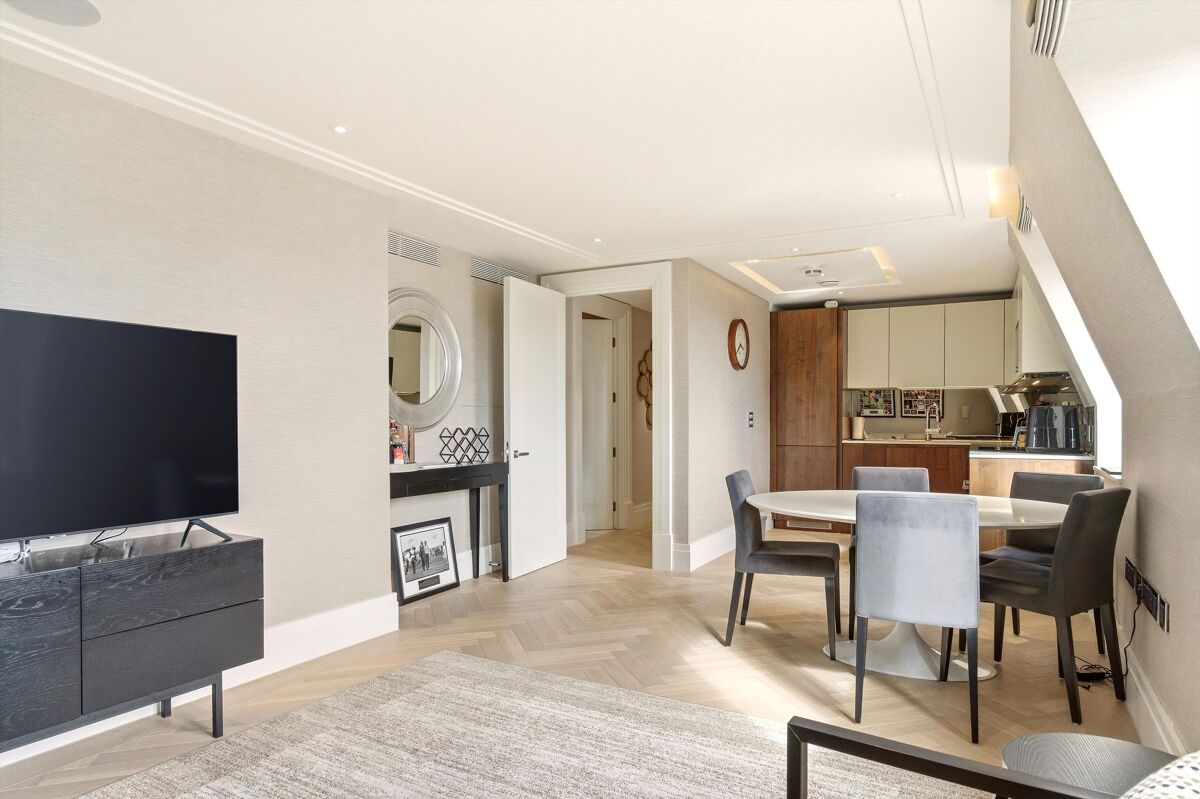 flat for sale in Drake House, Marsham Street, London SW1P ...