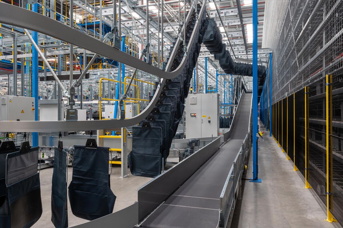 Industrial/Distribution to rent in Fradley 437, Fradley Park, Wood End ...