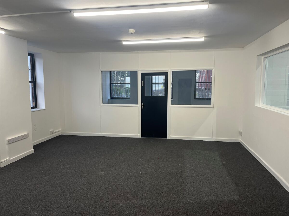 Industrial/Distribution to rent in 7 Heneage Street, Parkway Industrial ...