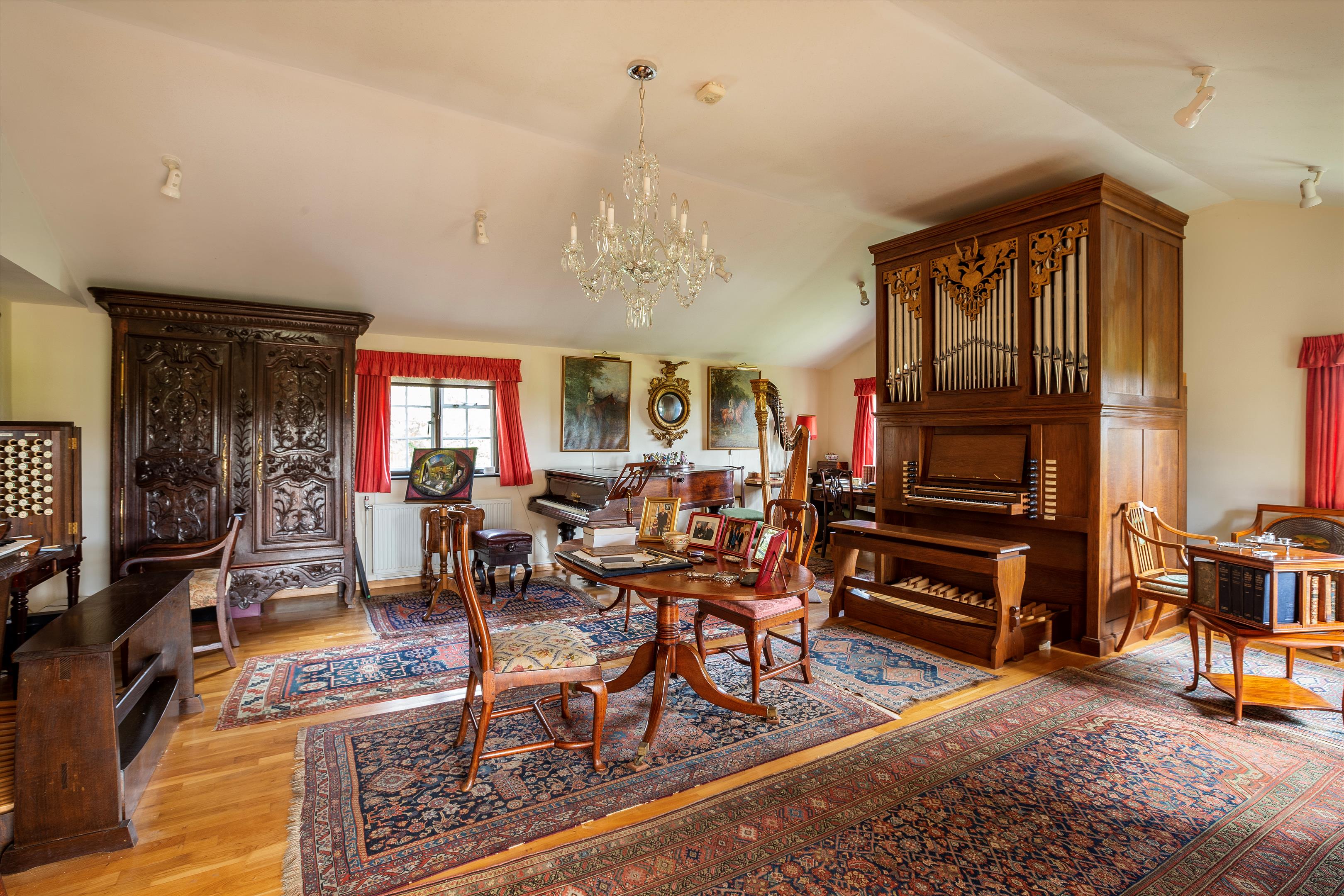 7 acres, Reading Road, Mattingley, Hook, RG27, Hampshire - UKLAF