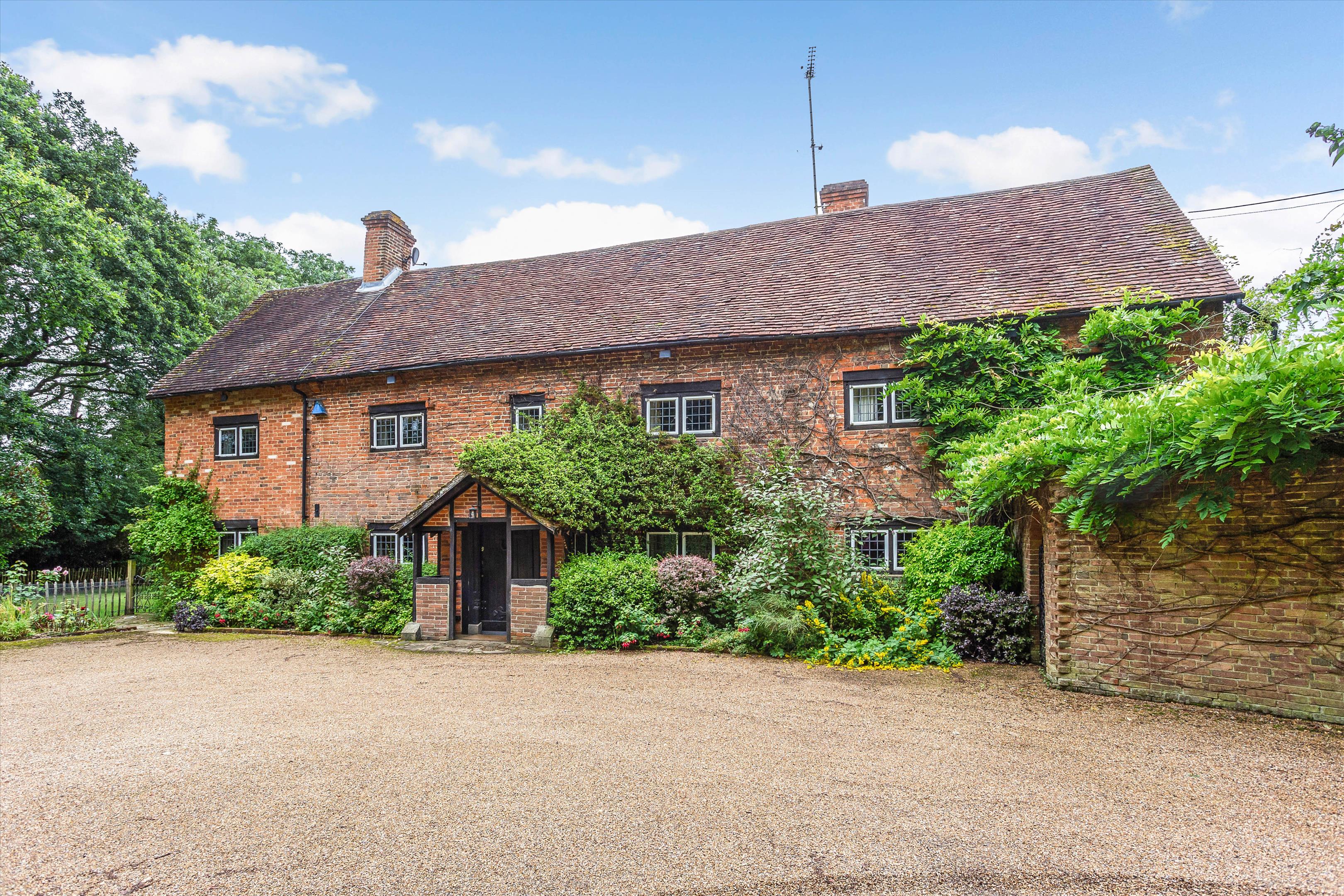 7 acres, Reading Road, Mattingley, Hook, RG27, Hampshire - UKLAF