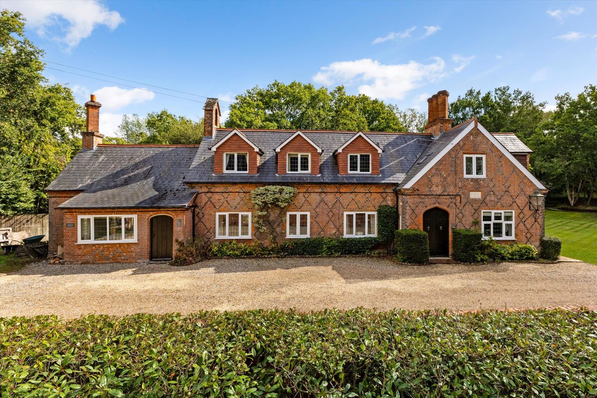 house for sale in Baughurst Road, Baughurst, Tadley, Hampshire, RG26 ...