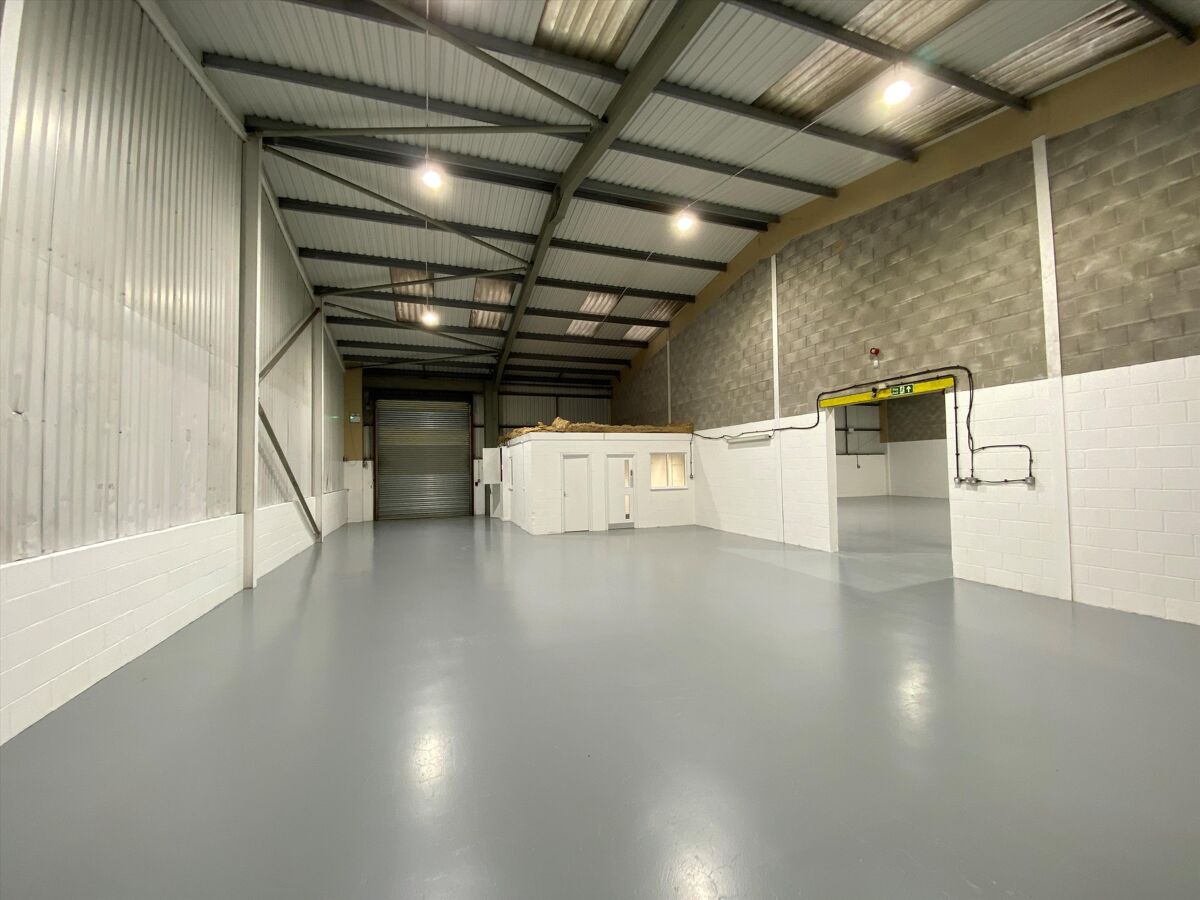 5,351 sq ft Industrial / Warehouse Unit for Rent at East Point ...