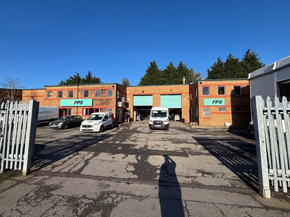 TO LET: Industrial / Warehouse Units - Keen Rd Ind Est, East Moors Rd ...