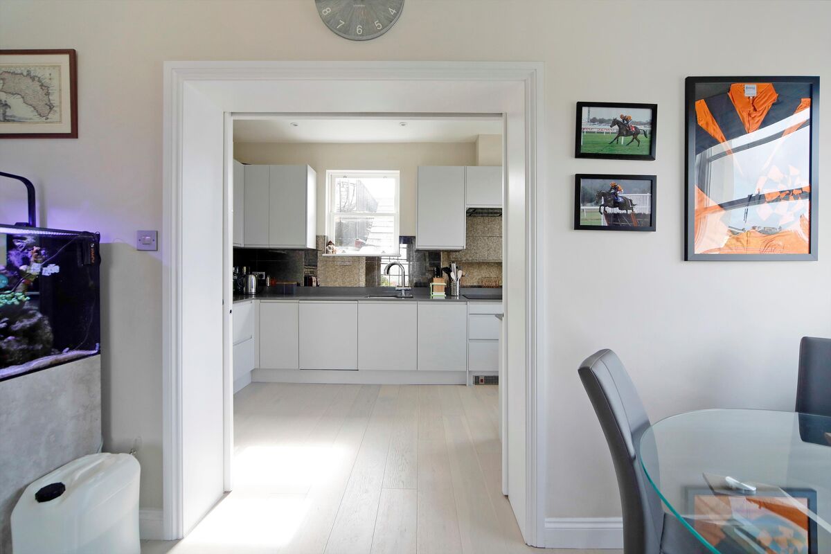 flat for sale in Parabola Road, Cheltenham, Gloucestershire, GL50 ...