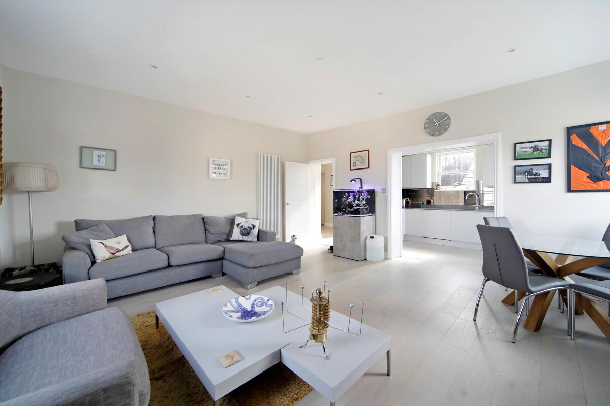 flat for sale in Parabola Road, Cheltenham, Gloucestershire, GL50 ...