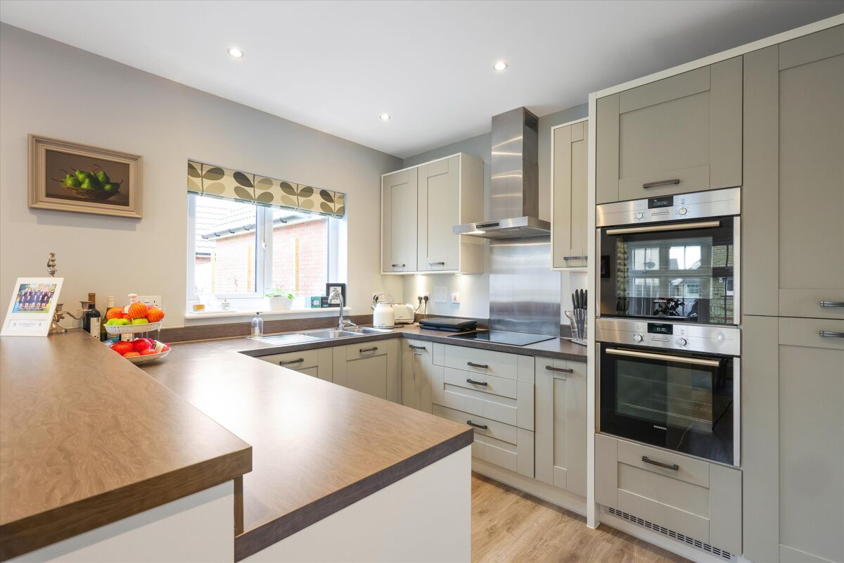 house for sale in Honeysuckle Avenue, Cheltenham, Gloucestershire, GL53 ...