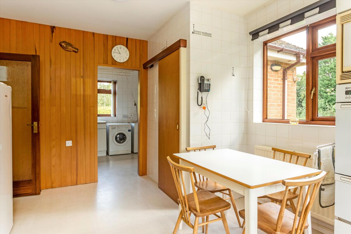 house for sale in Sandy Lane, Charlton Kings, Cheltenham ...