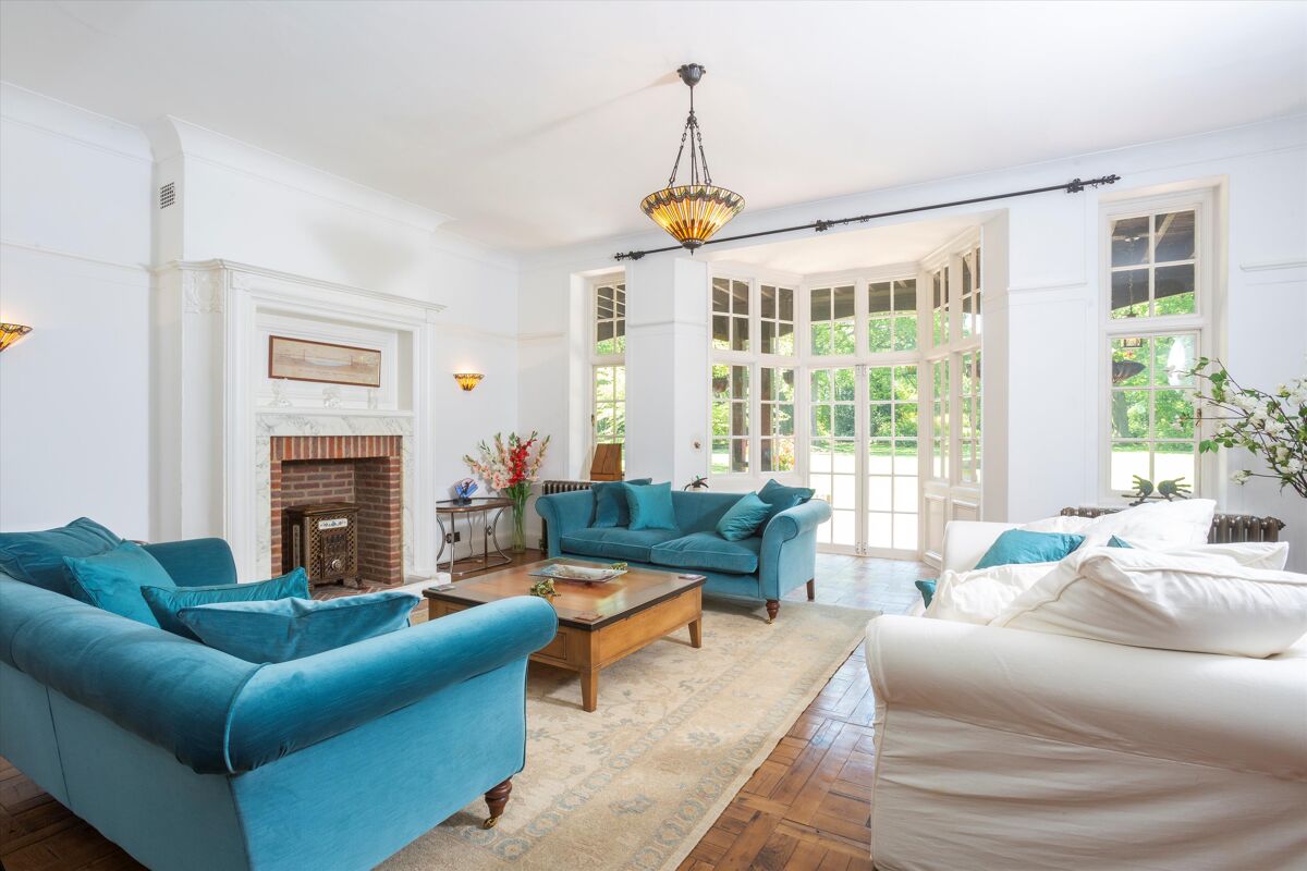 house for sale in Harmer Green, Hertfordshire, AL6 - cho012188600 ...