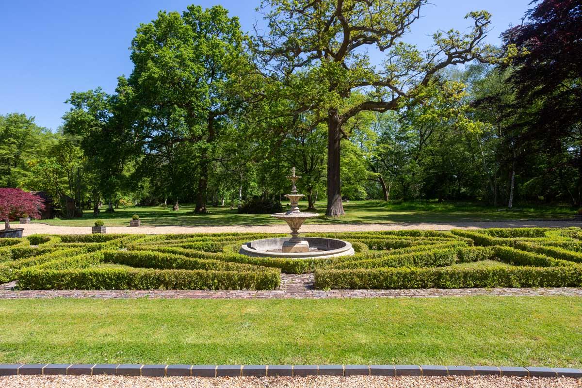 house for sale in Harmer Green, Hertfordshire, AL6 - cho012188600 ...