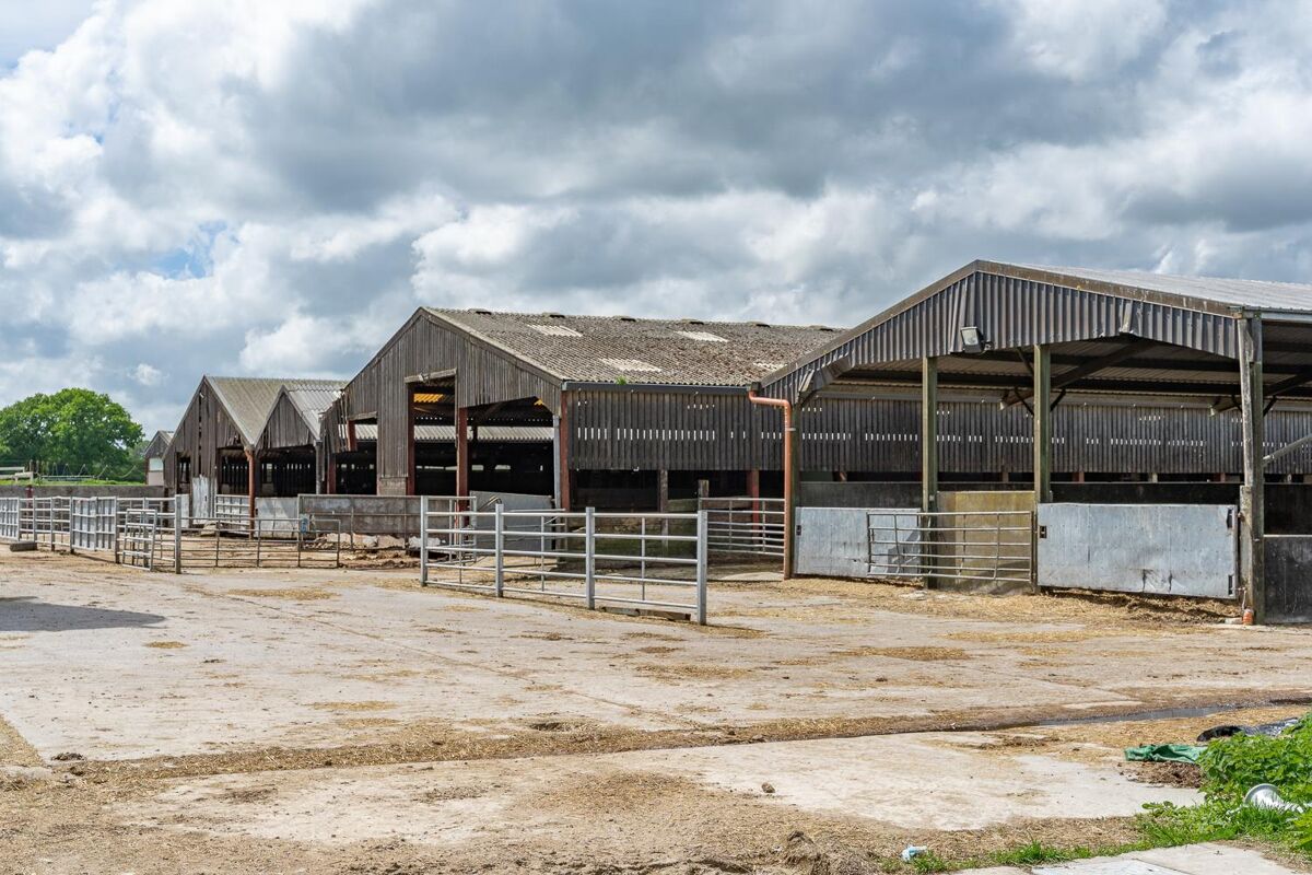 farm/estate for sale in Overton, Basingstoke, Hampshire, RG25 ...