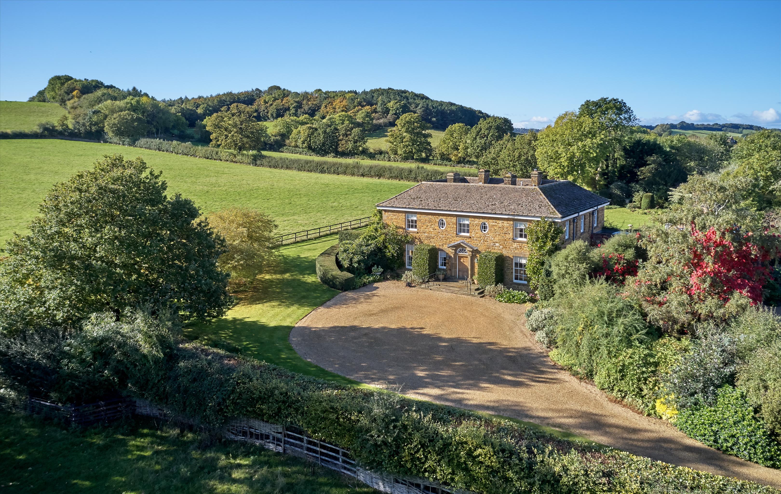 Country properties, land & Farms for sale or rent - UKLandandFarms.co.uk