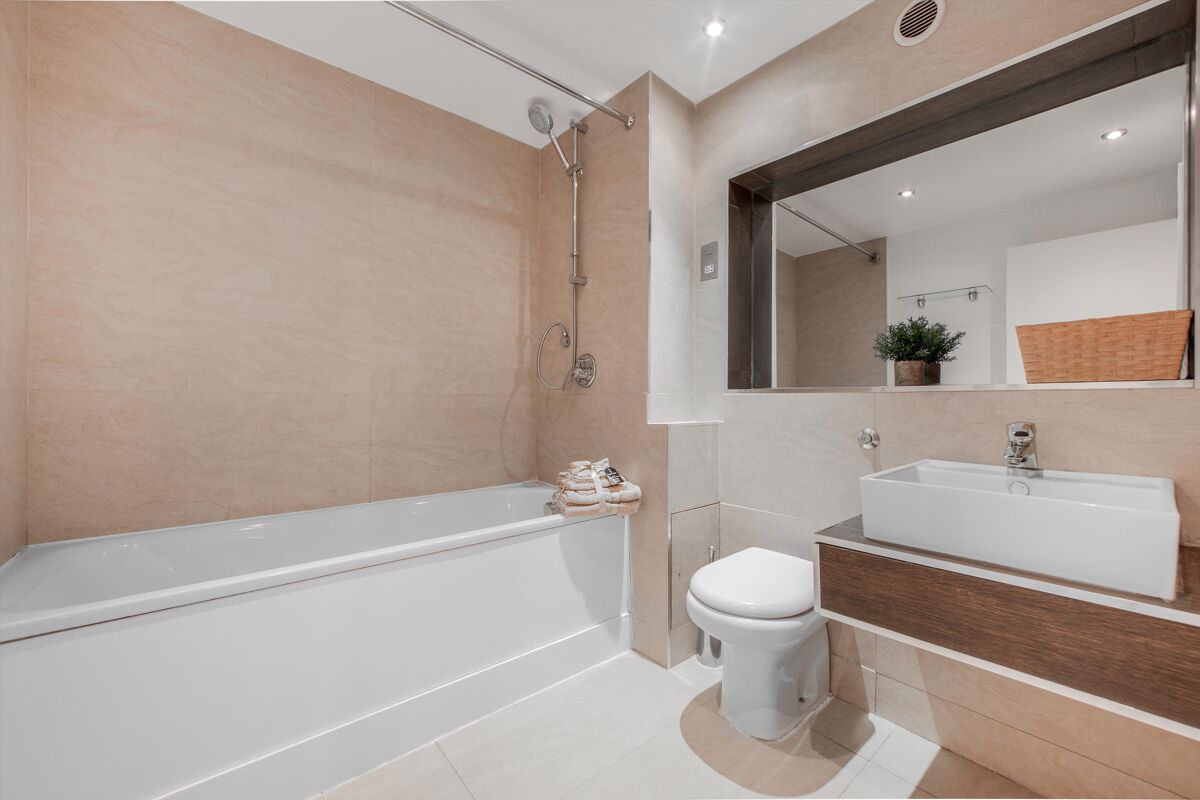 flat to rent in Pier House, 31 Cheyne Walk, Chelsea, London, SW3 ...
