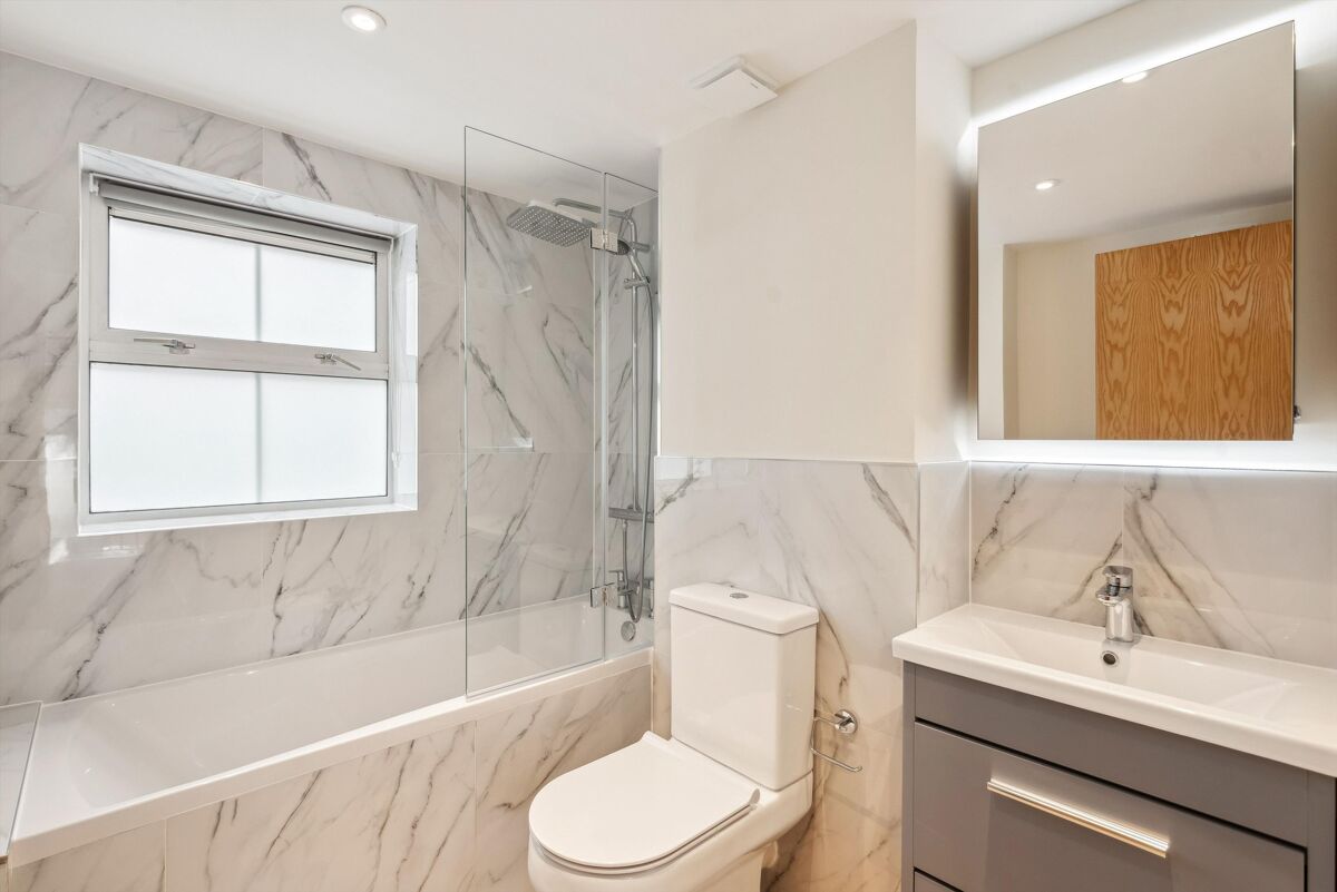 flat to rent in Gallery Court, Gunter Grove, Chelsea, London, SW10 ...