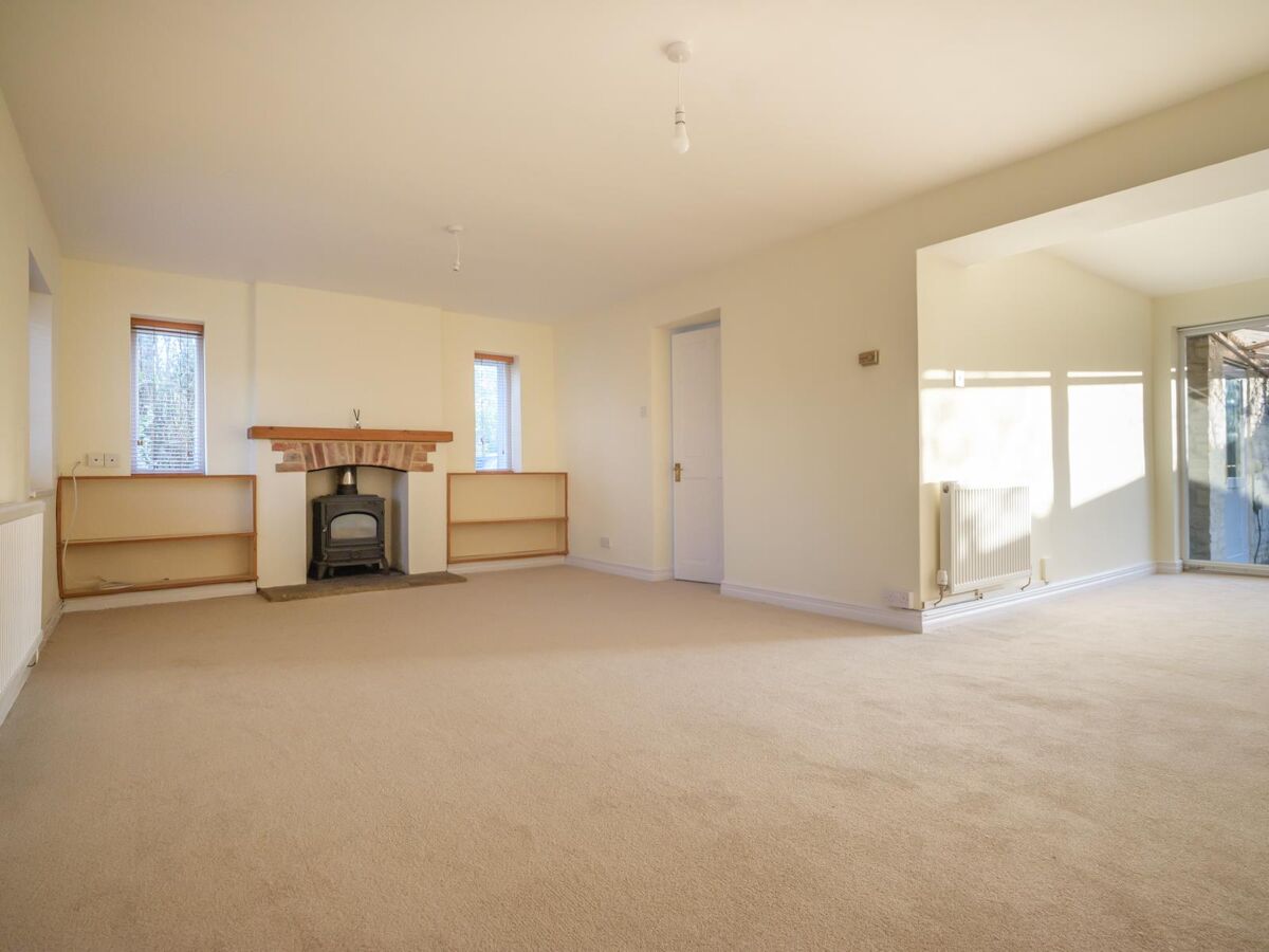 house for sale in Horcott Road, Fairford, Gloucestershire, GL7 ...