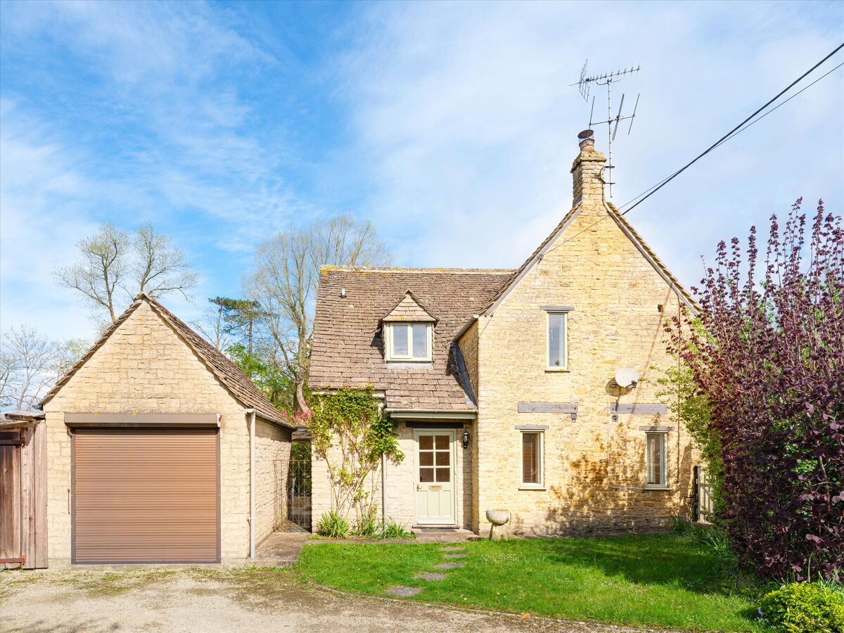 house for sale in Horcott Road, Fairford, Gloucestershire, GL7 ...