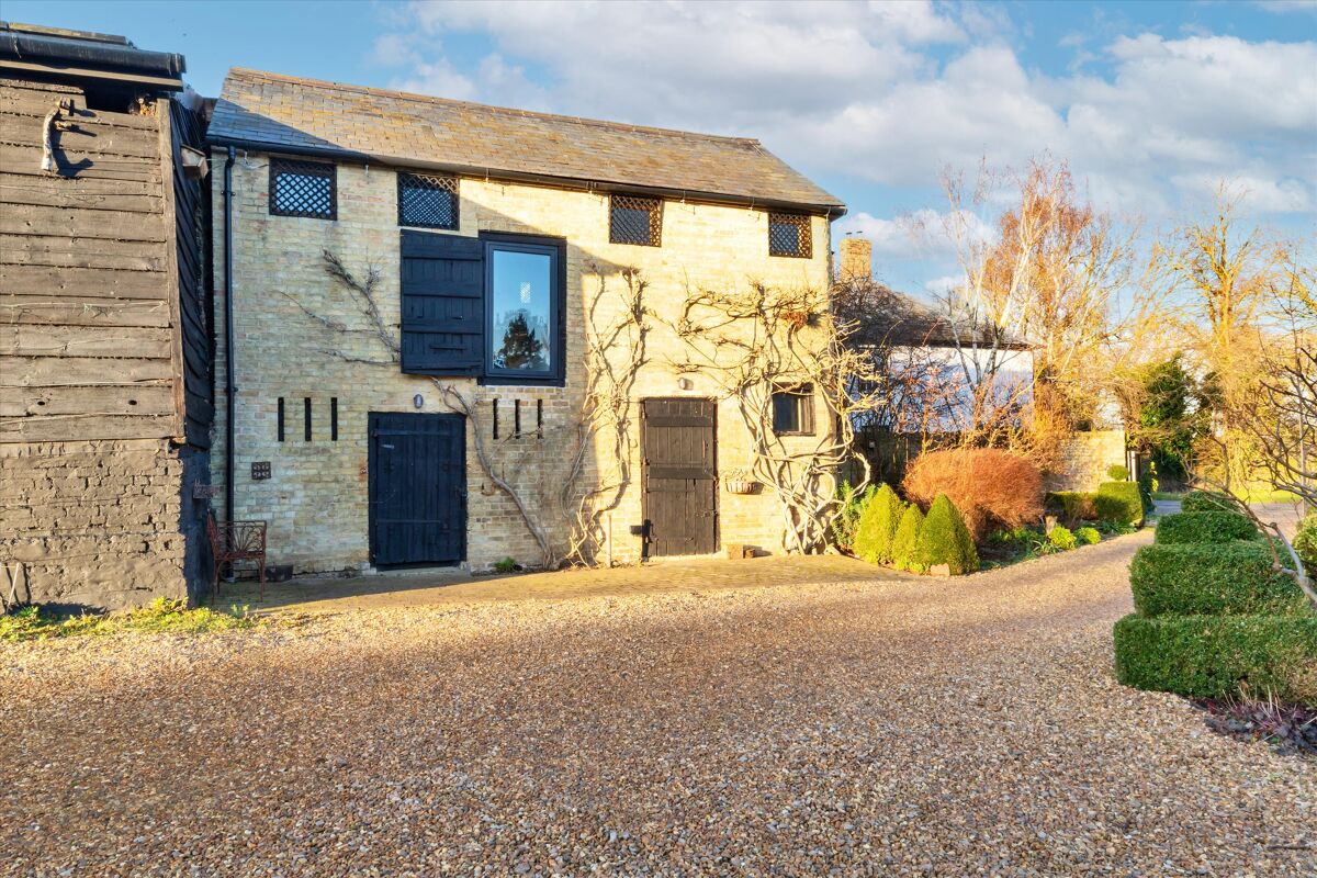 farmhouse for sale in Broad End, Elsworth, Cambridge, Cambridgeshire ...