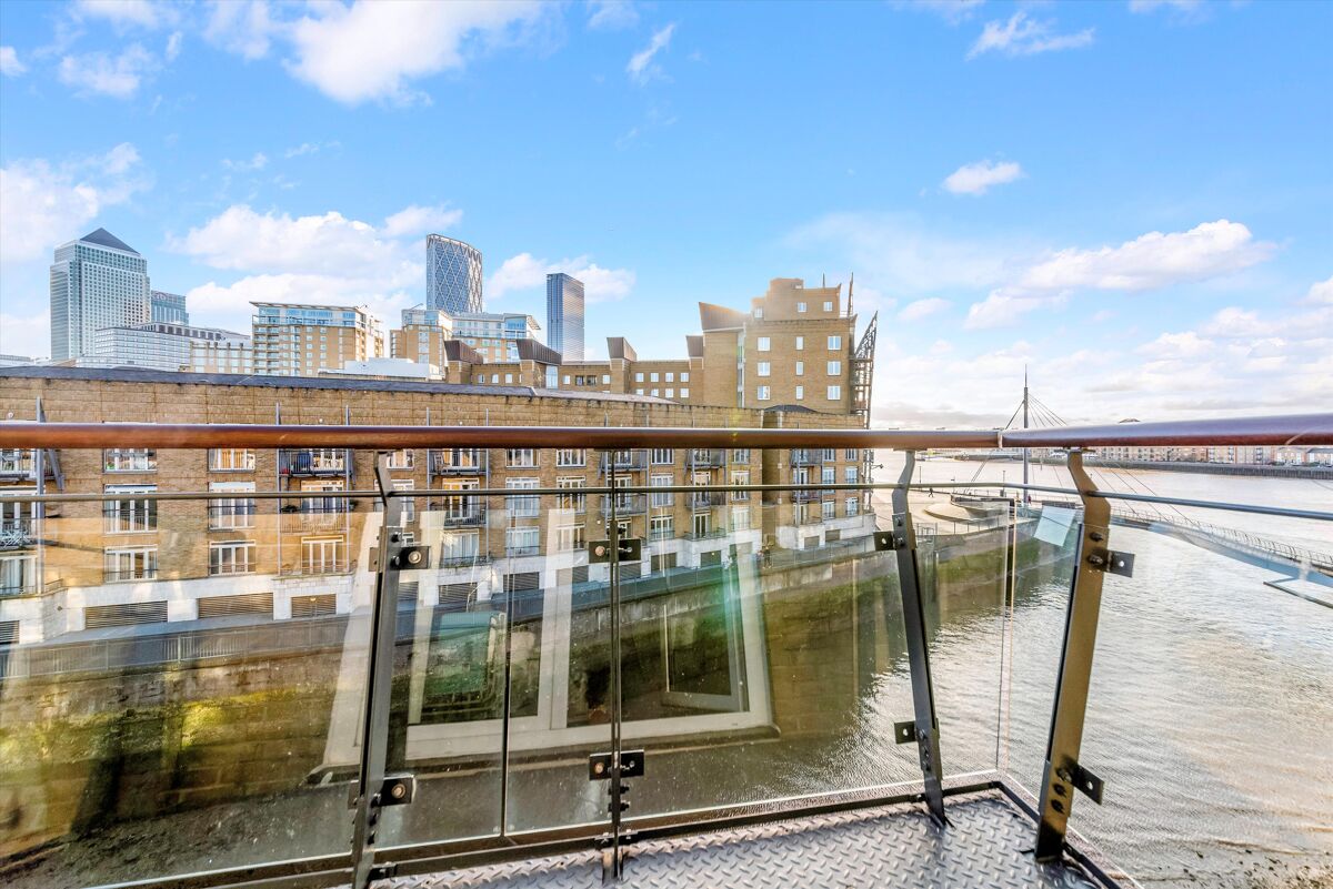 apartment for sale in Dunbar Wharf, E14 - cnw012013123 | Knight Frank
