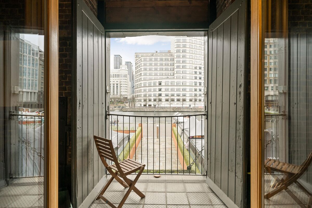 flat for sale in Port East, Hertsmere Road, London, E14 - CNW012220851 ...